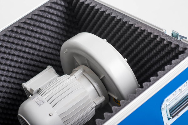 Regulating 0,95 kW fan in flight case