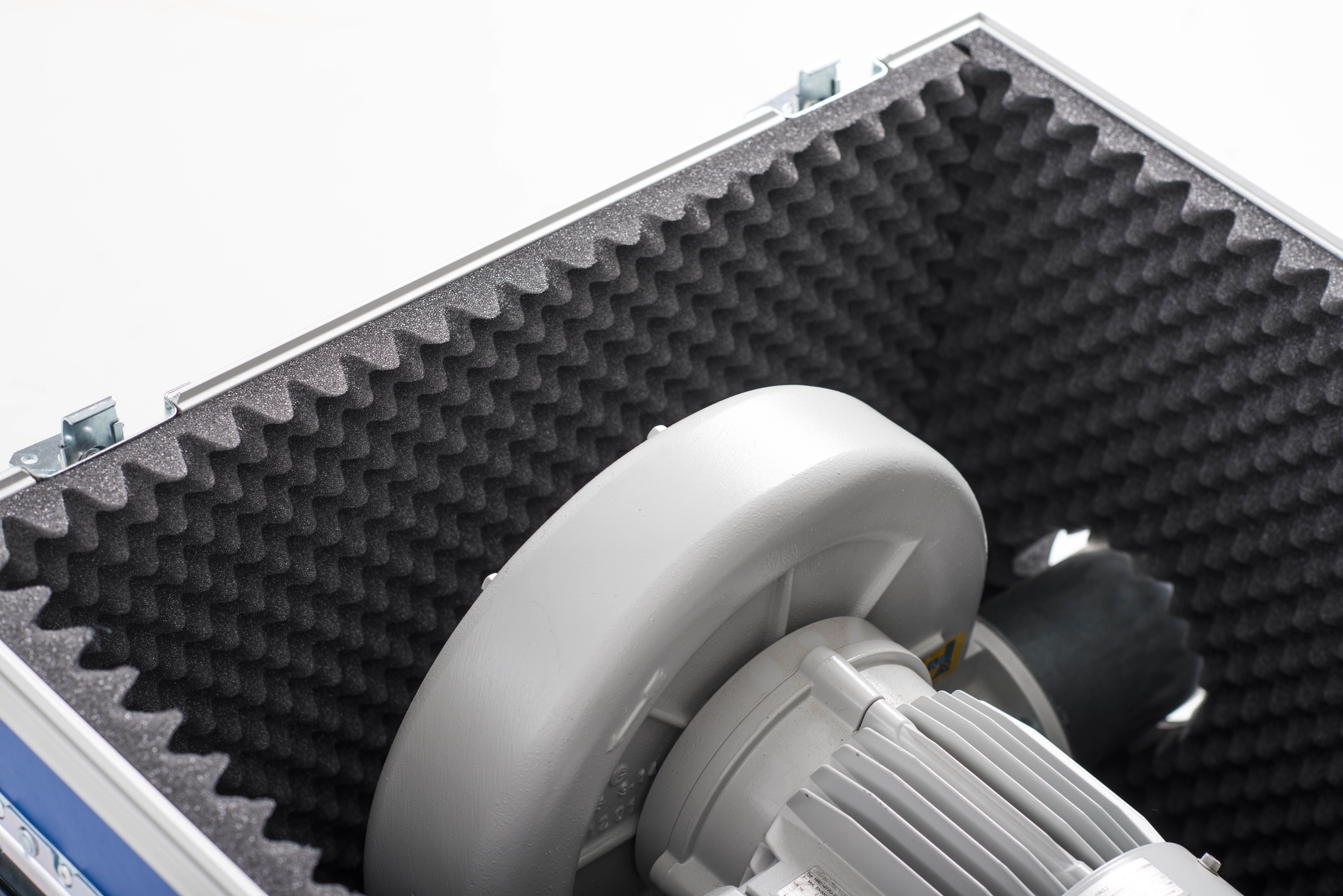 Regulating 0,95 kW fan in flight case